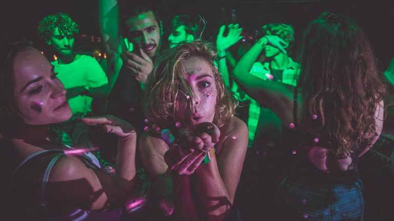 Best Places To Meet Girls In Lyon & Dating Guide - WorldDatingGuides